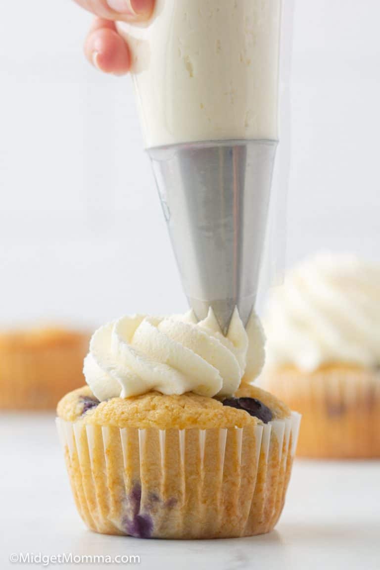 How to Frost Cupcakes with a Frosting Swirl (Easy Step By Step)