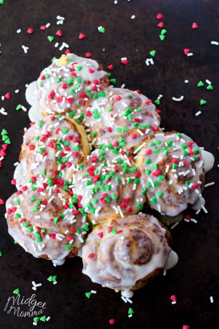 EASY Cinnamon Roll Christmas Tree • MidgetMomma