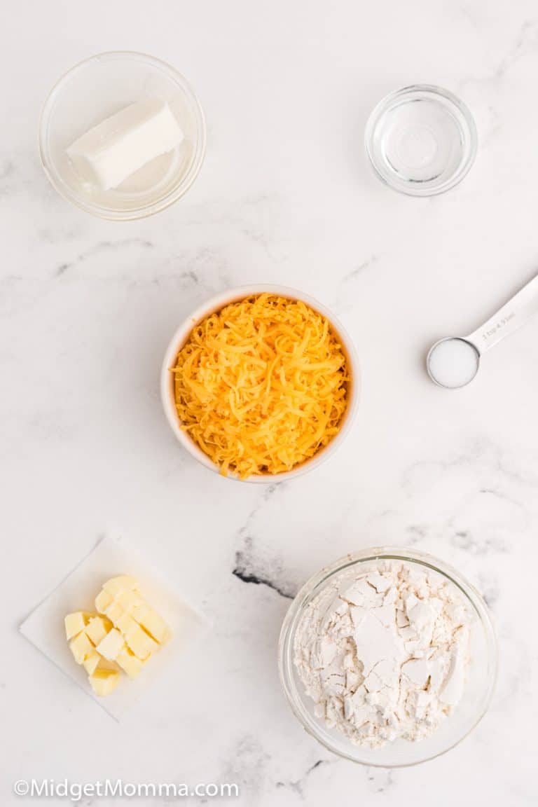 Homemade Cheez-Its Crackers Recipe (Cheddar Cheese Crackers)