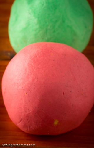 Scented Homemade Playdough Recipe (Done in under 15 minutes!)