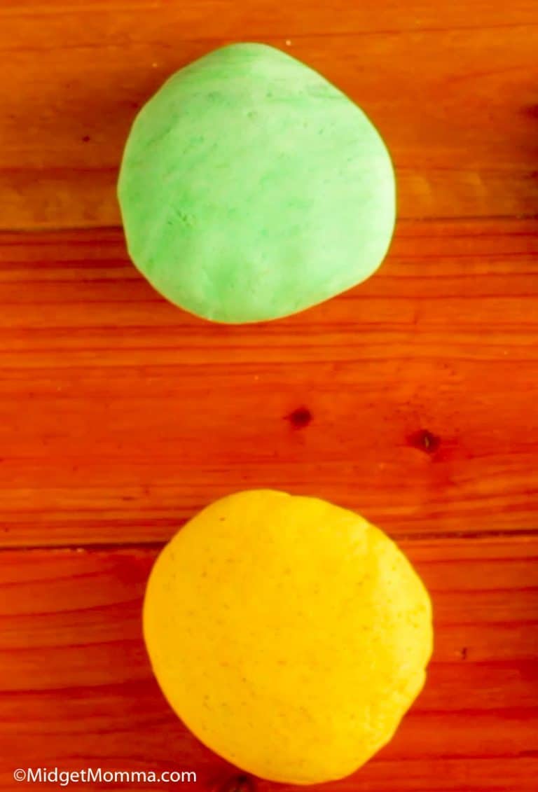 Scented Homemade Playdough Recipe (Done in under 15 minutes!)