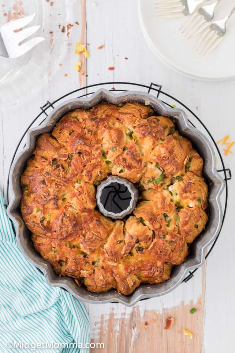 Bacon Egg Cheese Monkey Bread Recipe (Breakfast Monkey Bread)