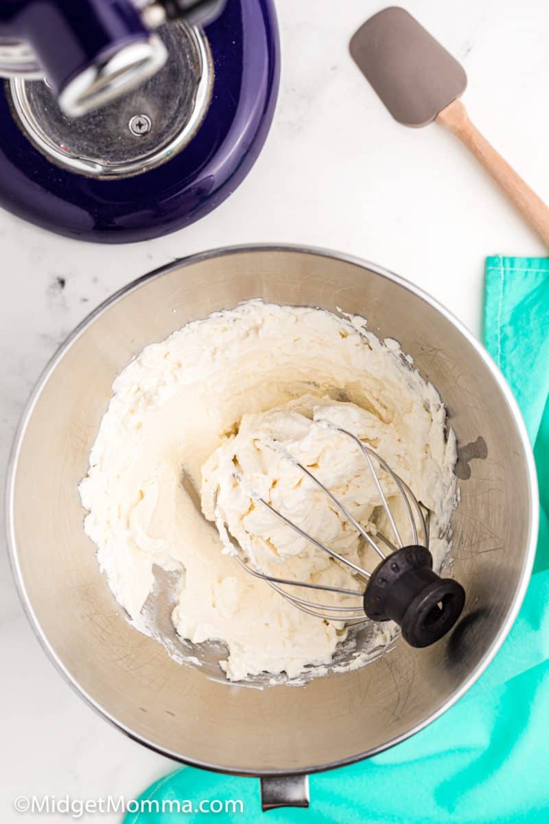 Homemade Whipped Cream • MidgetMomma
