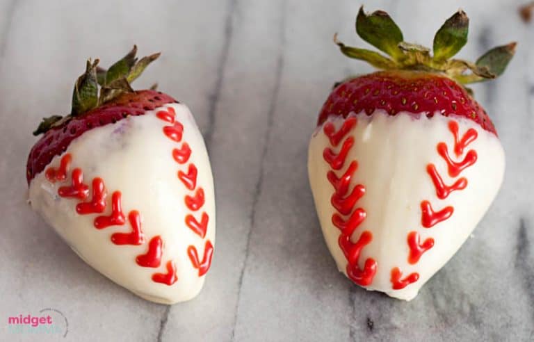 Baseball Chocolate Covered Strawberries • MidgetMomma