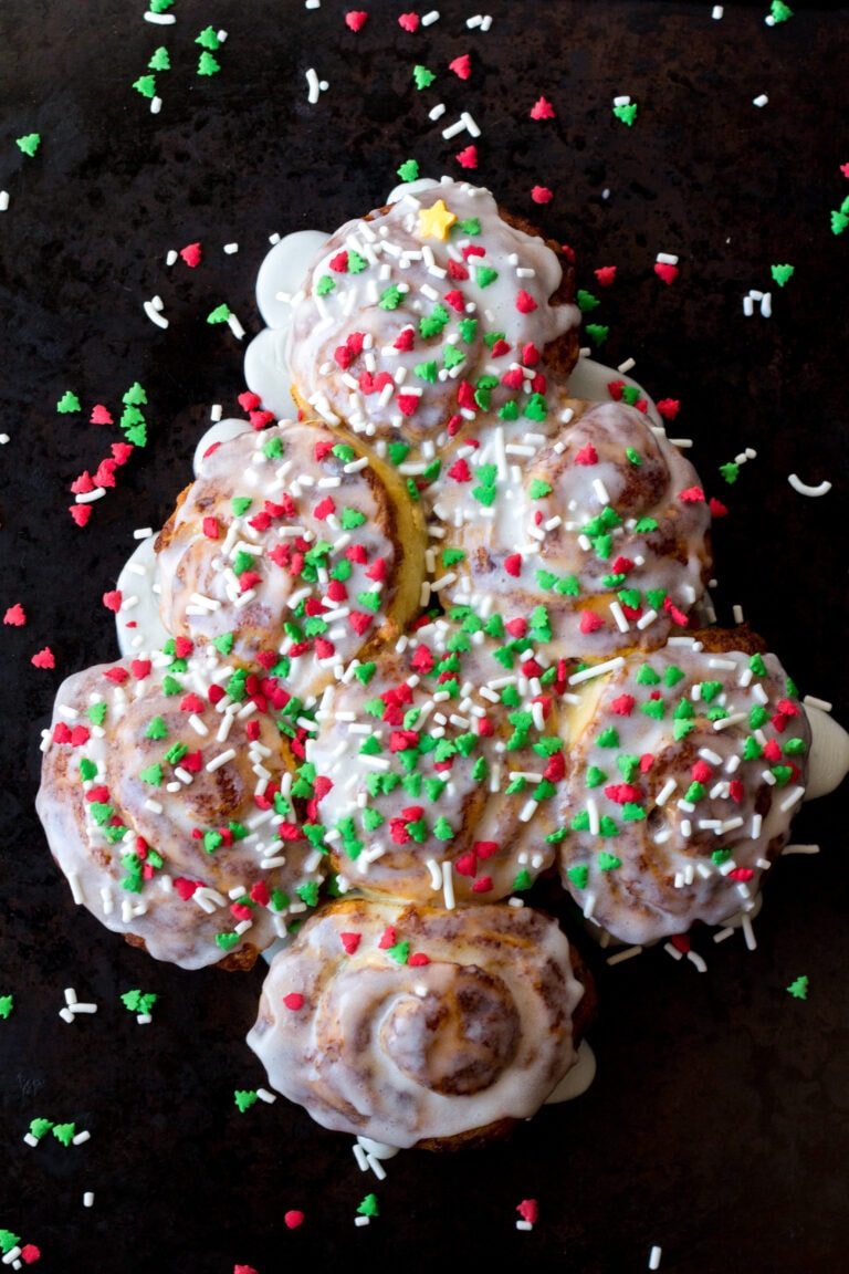 EASY Cinnamon Roll Christmas Tree • MidgetMomma