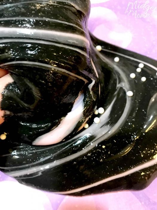 How to Make Black Galaxy Swirl Slime • MidgetMomma