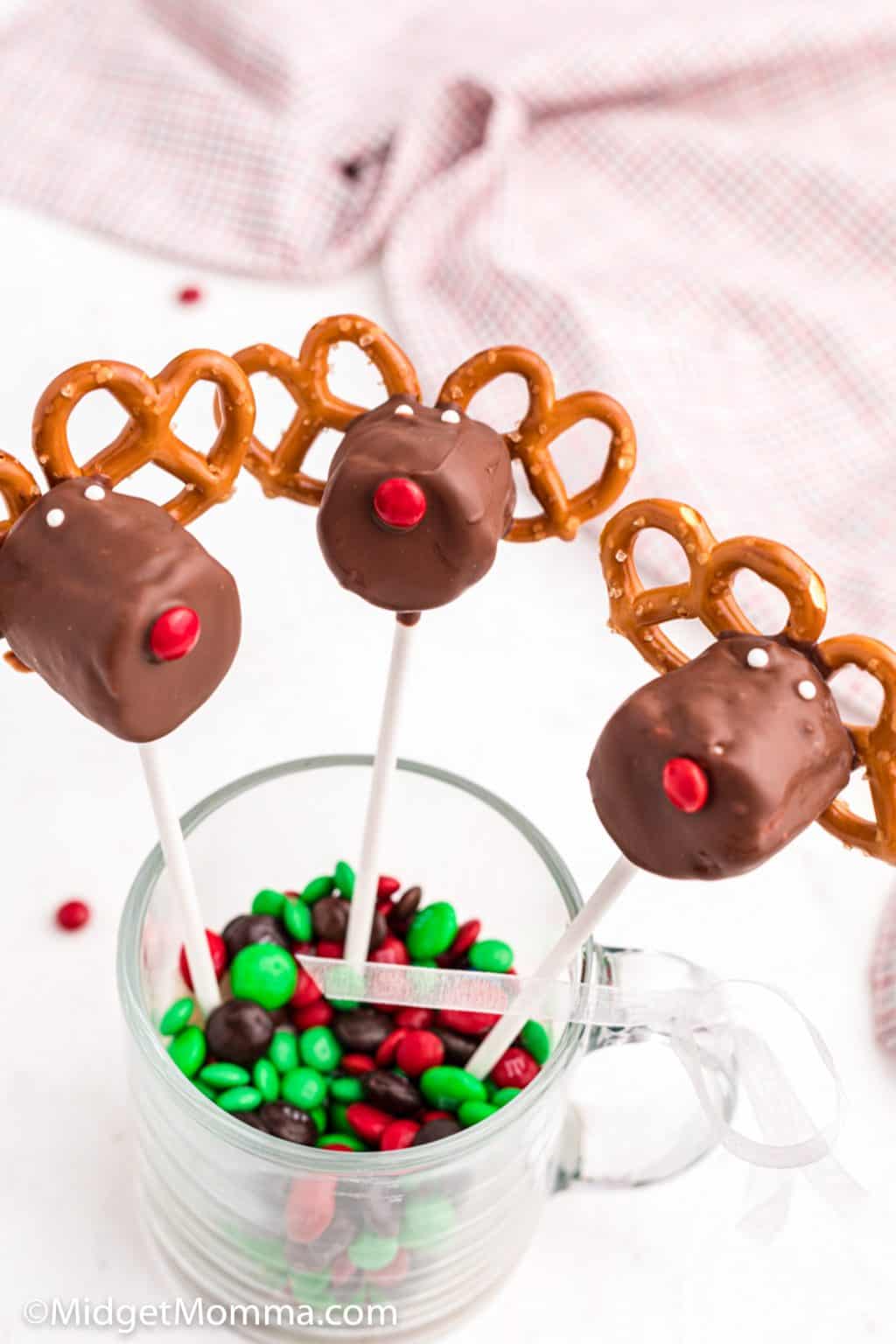 Reindeer Marshmallow Pops. Easy Christmas Treat Recipe