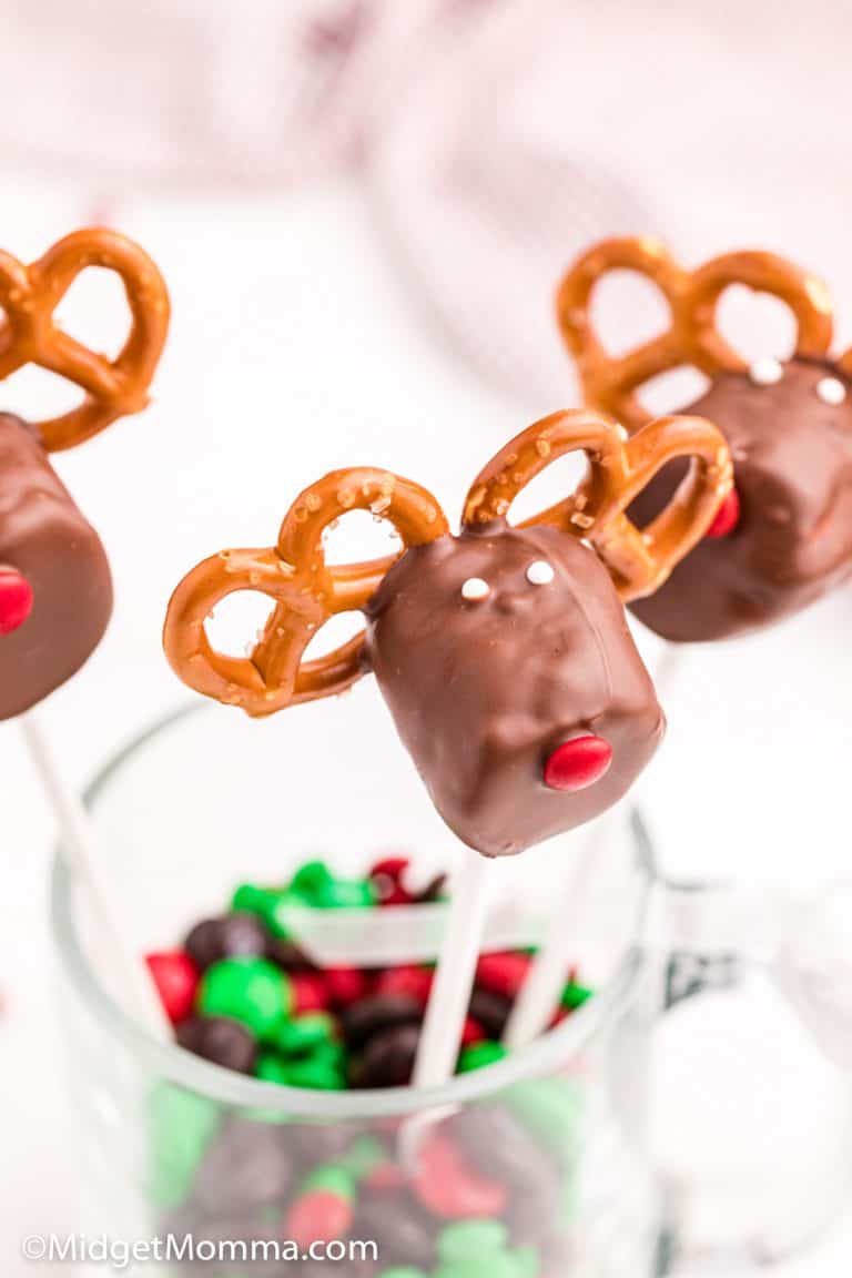 Reindeer Marshmallow Pops. Easy Christmas Treat Recipe