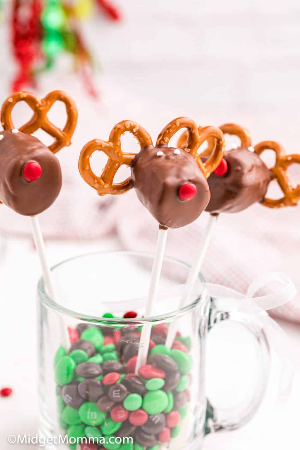 Reindeer Marshmallow Pops. Easy Christmas Treat Recipe