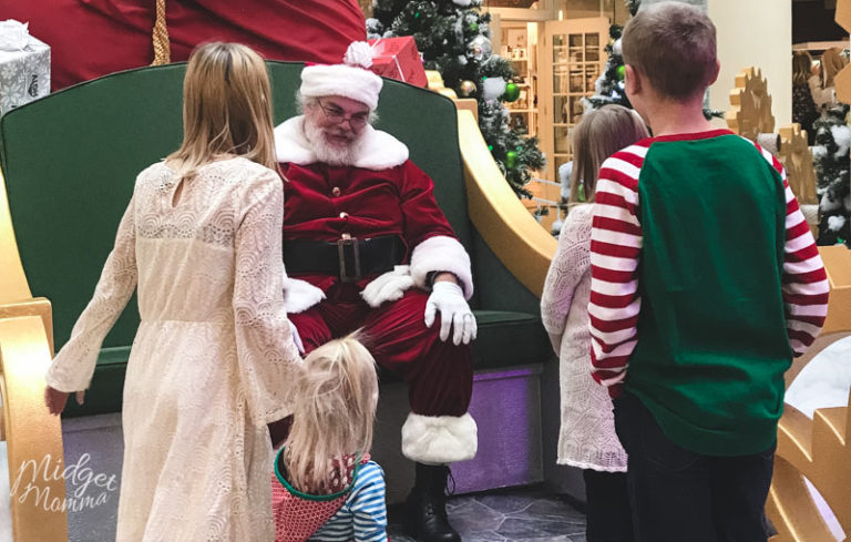 5 Reasons to Visit Santa HQ For an AMAZING Santa Experience! • MidgetMomma