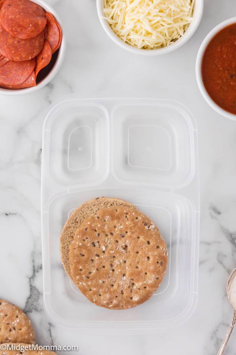 How to Make Homemade Lunchables Pizza • MidgetMomma