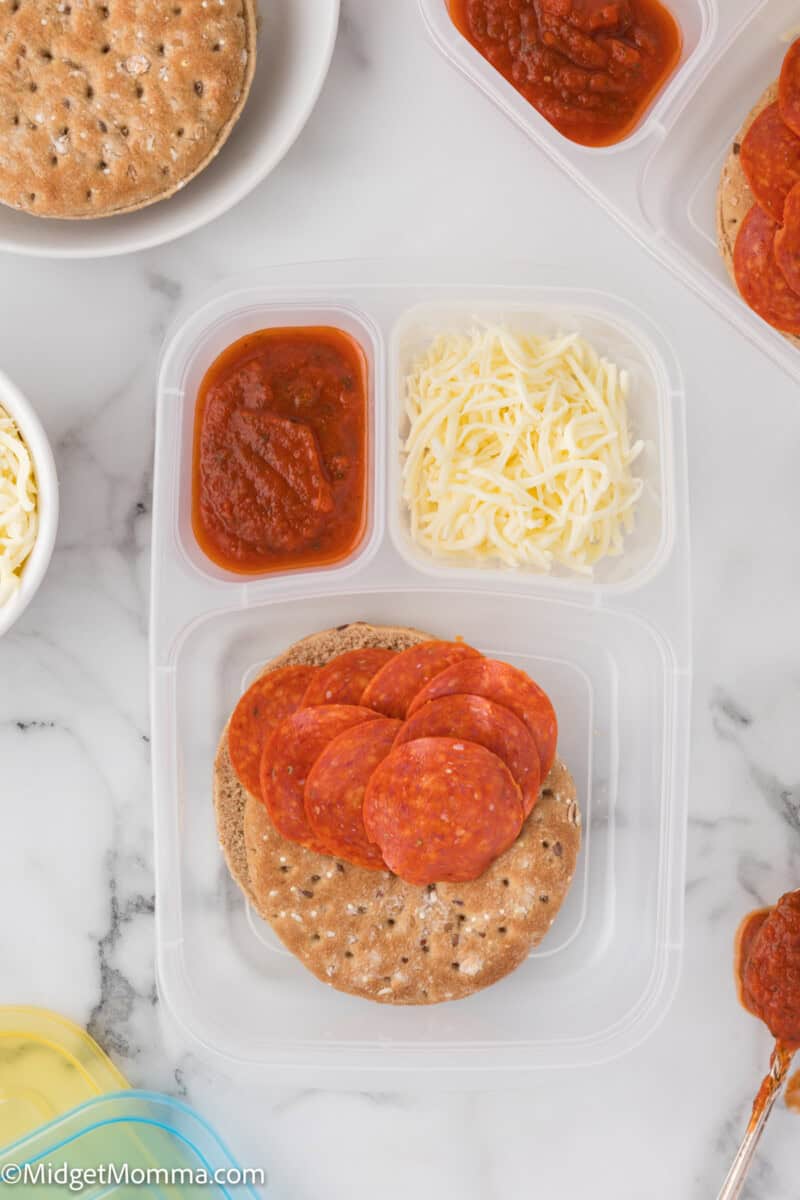 How to Make Homemade Lunchables Pizza • MidgetMomma