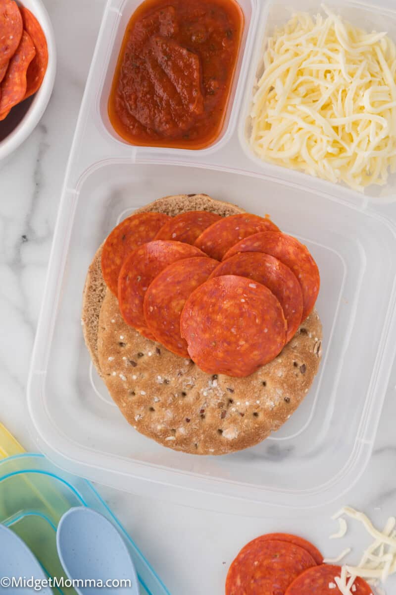 How to Make Homemade Lunchables Pizza • MidgetMomma
