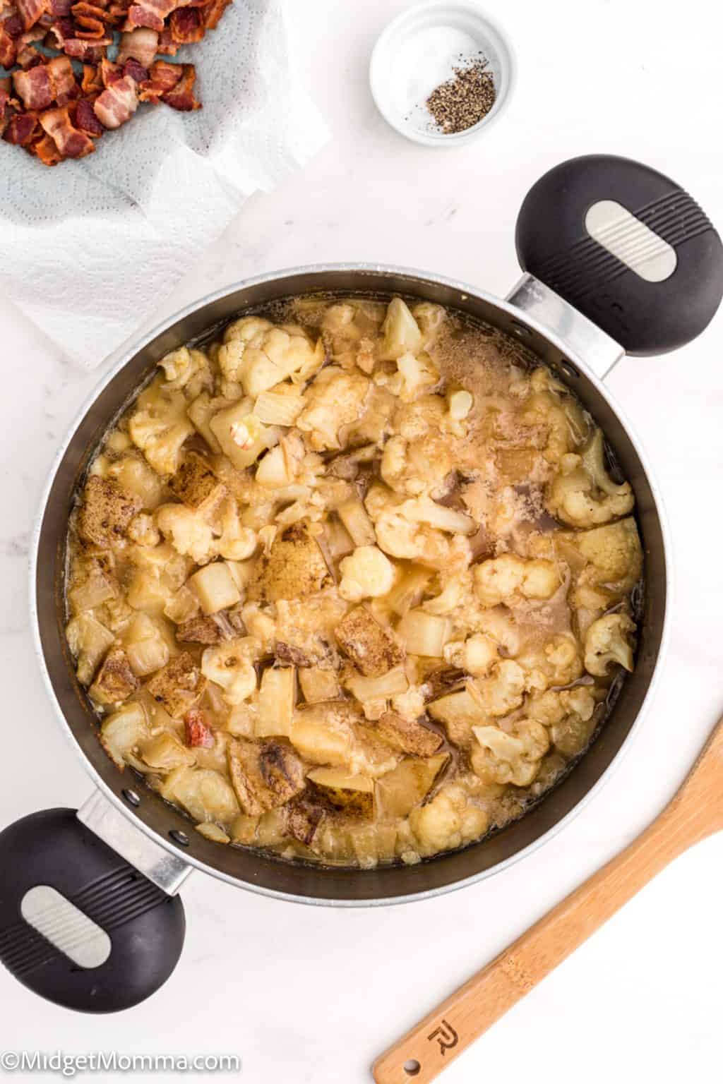 Baked Potato Cauliflower Soup With Bacon