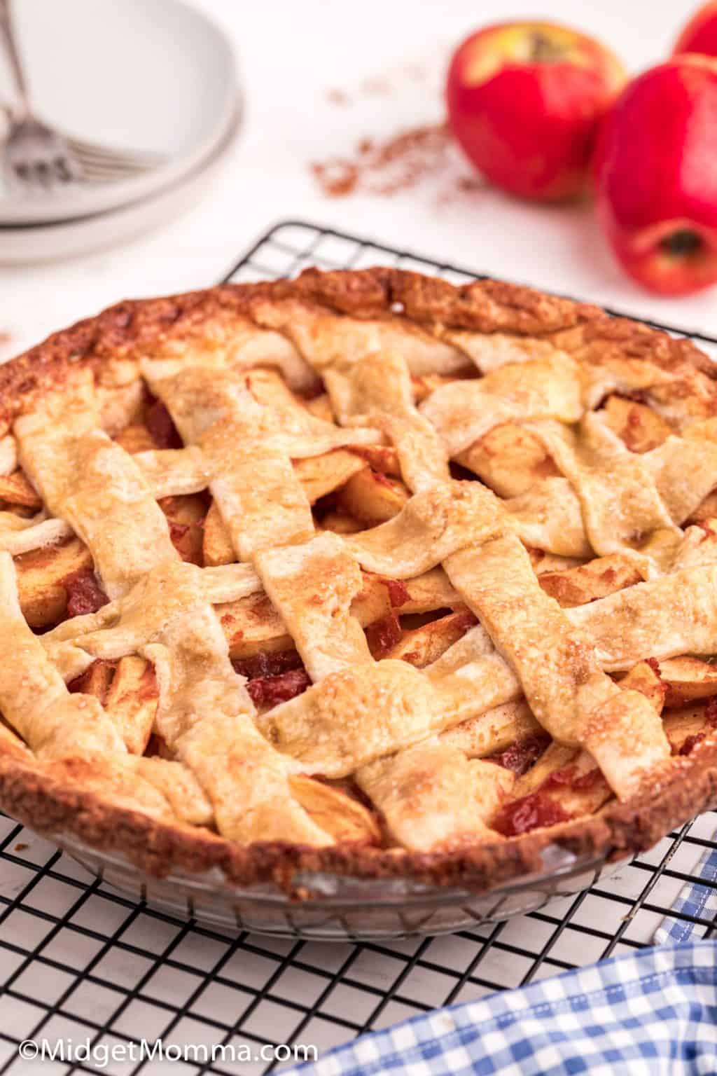 Lattice Crust Cinnamon Apple Pie • MidgetMomma