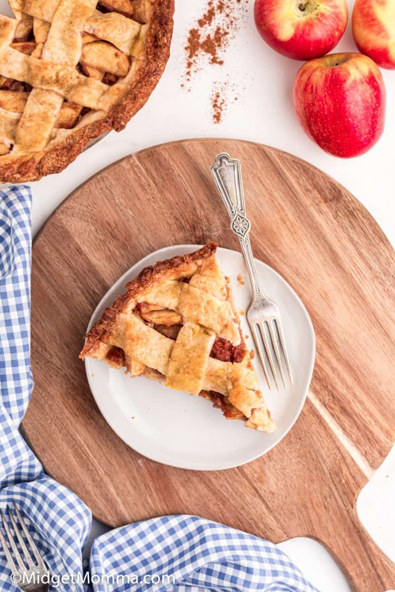 Lattice Crust Cinnamon Apple Pie • MidgetMomma