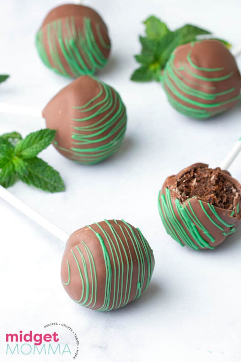 Thin Mint Cookie Pops • MidgetMomma