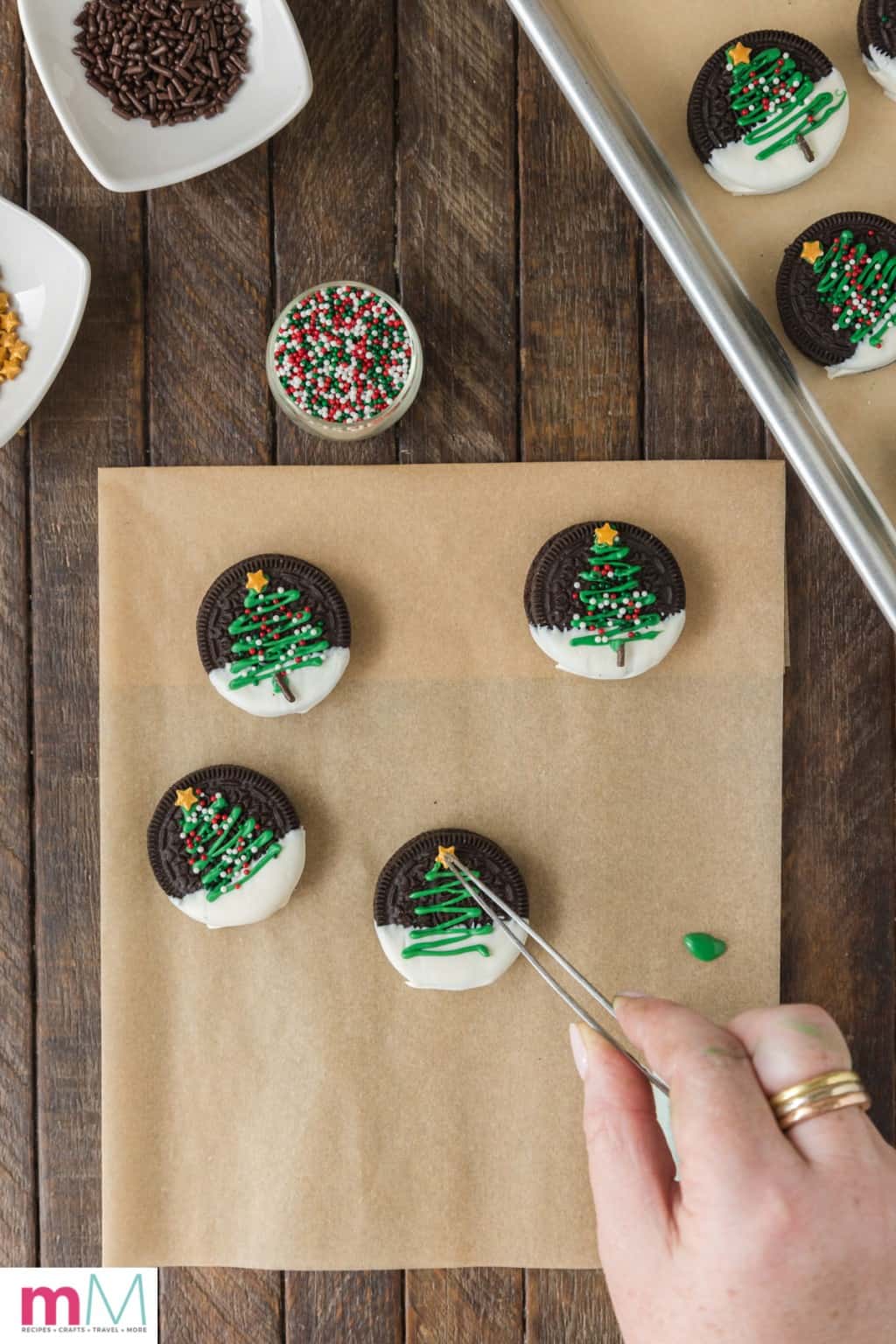 Christmas Tree Oreo Cookies Recipe (Christmas Oreos) • MidgetMomma