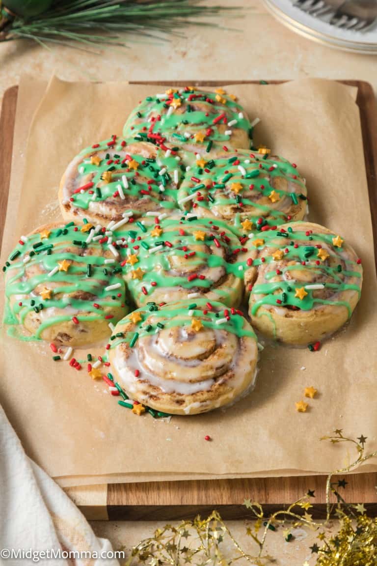 EASY Cinnamon Roll Christmas Tree • MidgetMomma