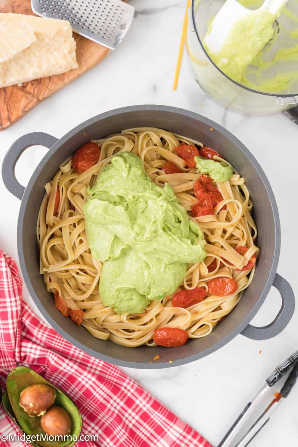 Creamy Avocado Pasta - Pasta Dinner Recipe • MidgetMomma