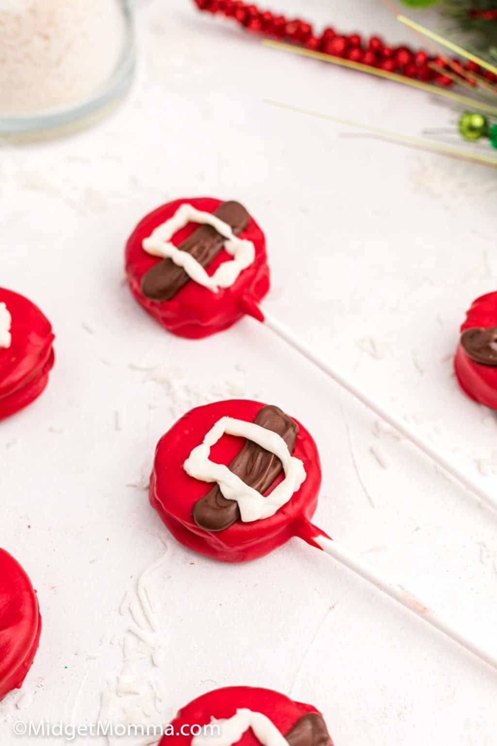 Santa Belly Christmas Oreo Pops • MidgetMomma