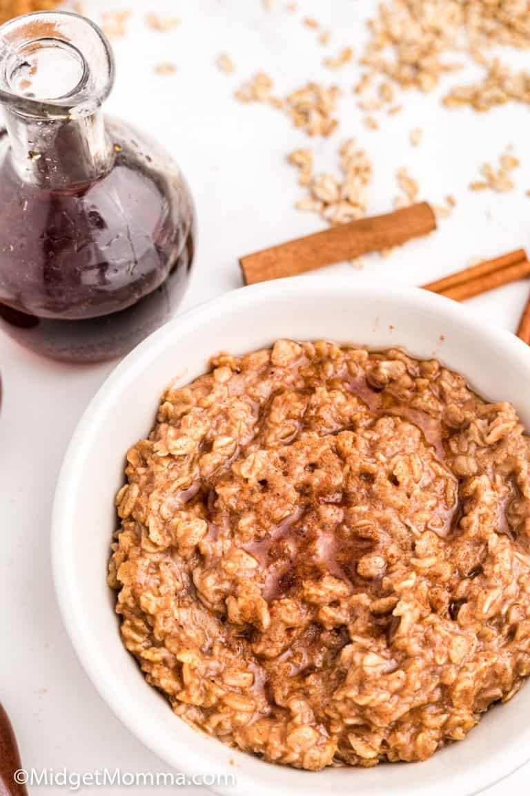 Gingerbread Oatmeal Recipe (Done in 10 minutes!)