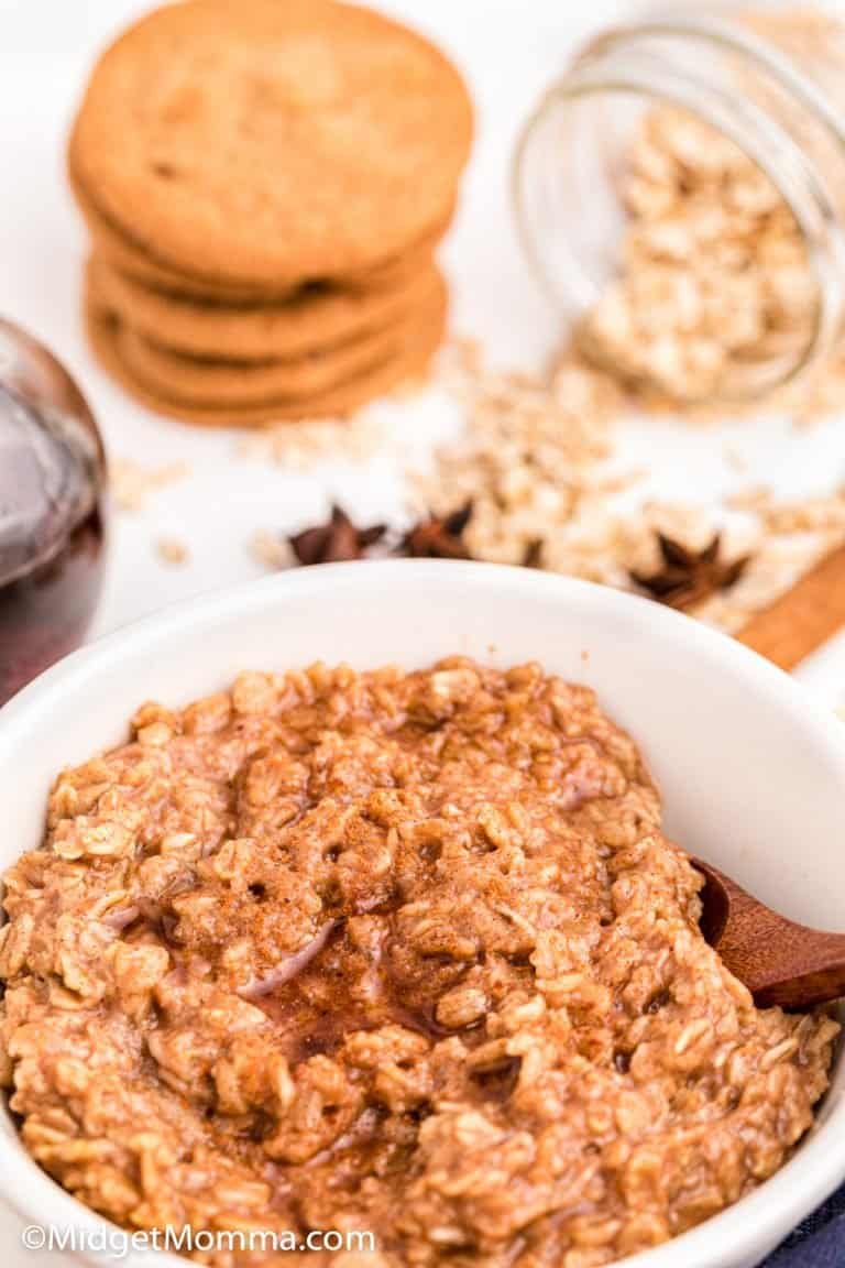 Gingerbread Oatmeal Recipe (Done in 10 minutes!)