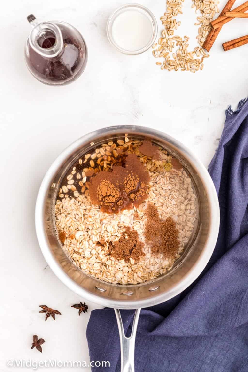 Gingerbread Oatmeal Recipe (Done in 10 minutes!)
