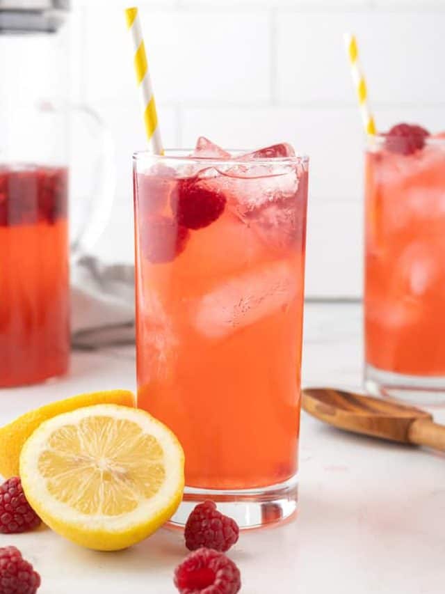 Raspberry Lemonade Recipe • MidgetMomma