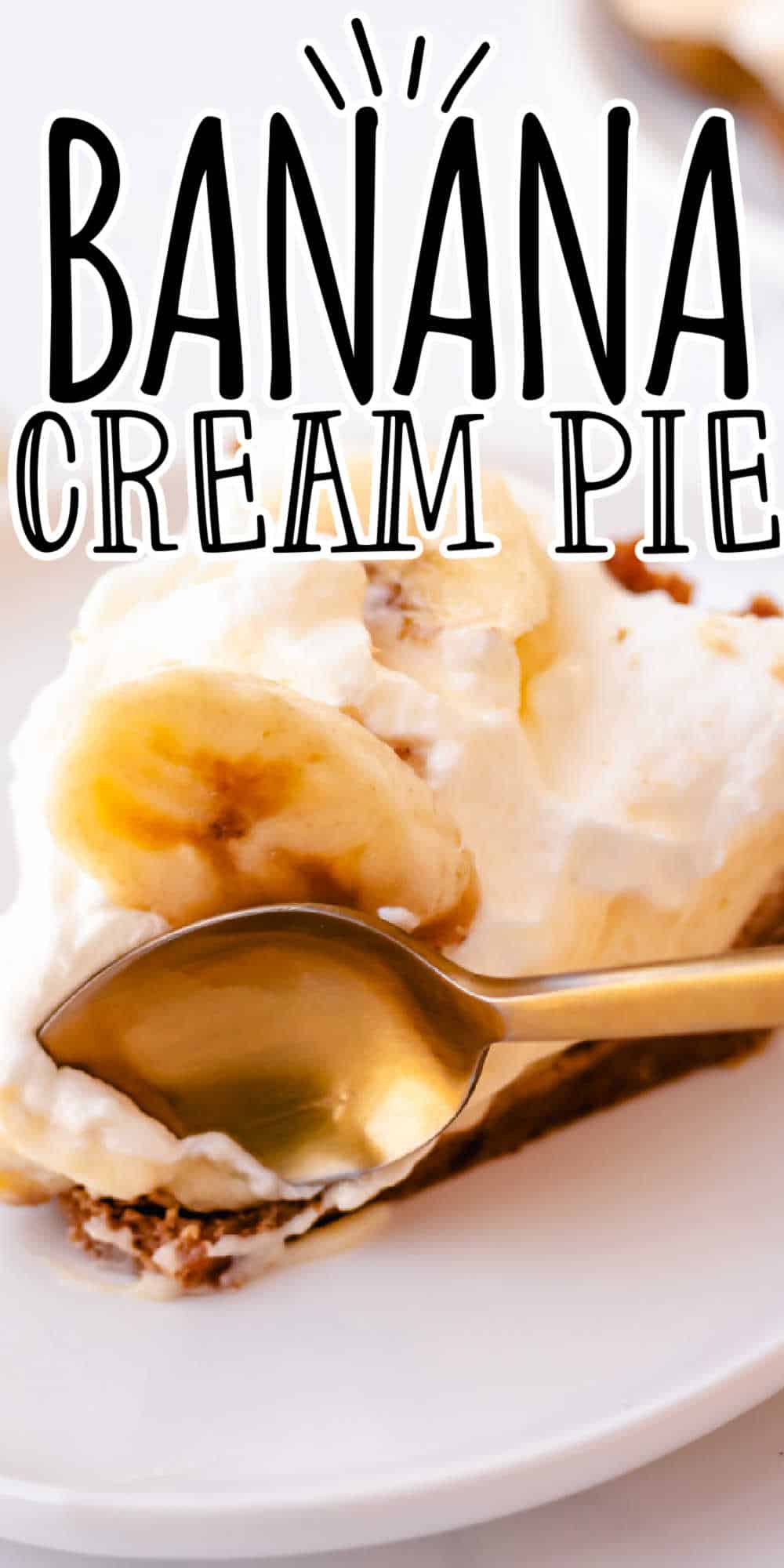 Banana Cream Pie with Graham Cracker Crust • MidgetMomma