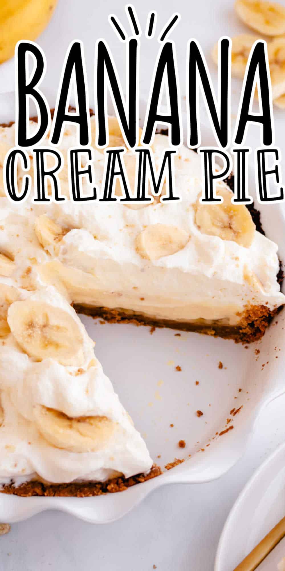 Banana Cream Pie with Graham Cracker Crust • MidgetMomma