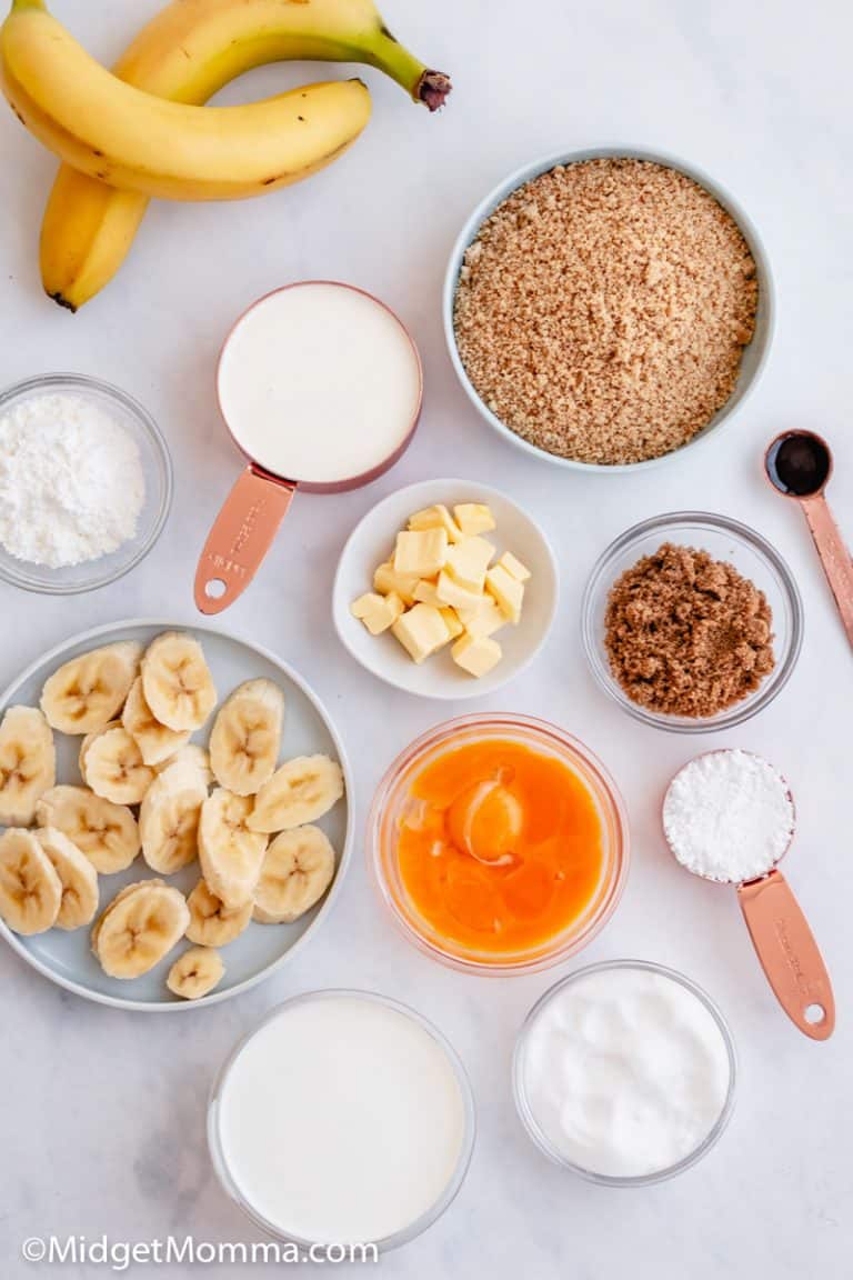 Banana Cream Pie with Graham Cracker Crust • MidgetMomma