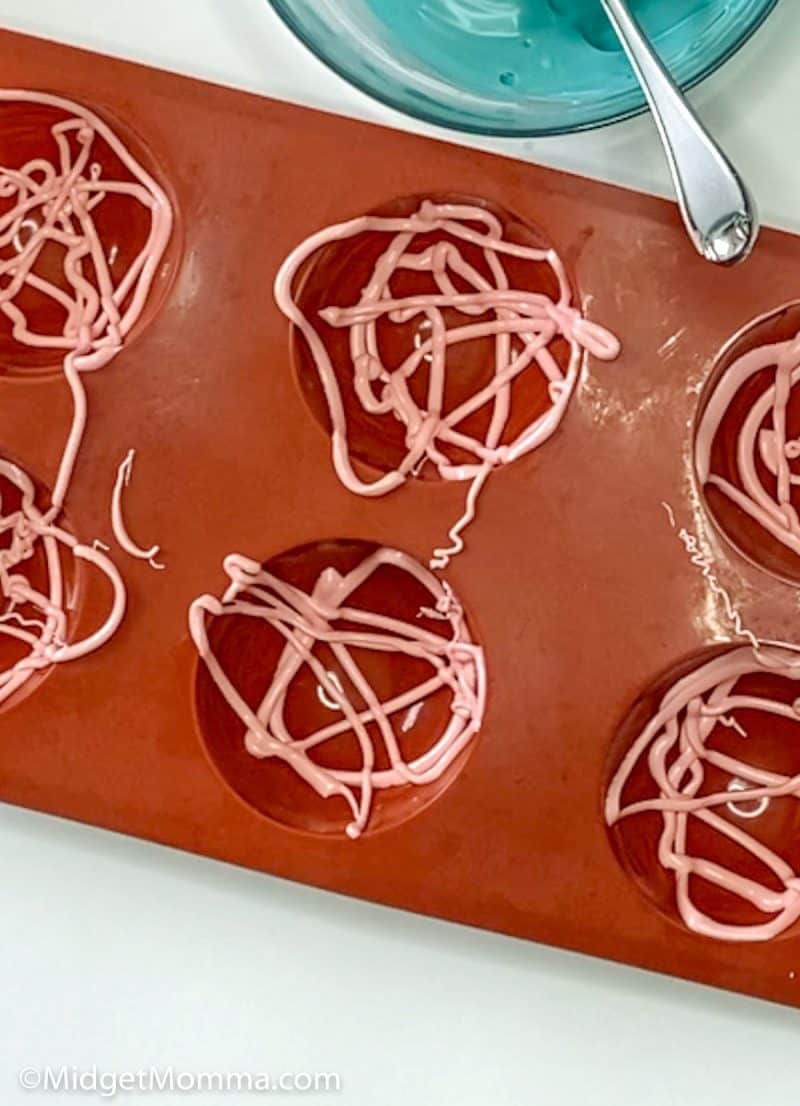 Cotton Candy Hot Chocolate Bombs • MidgetMomma