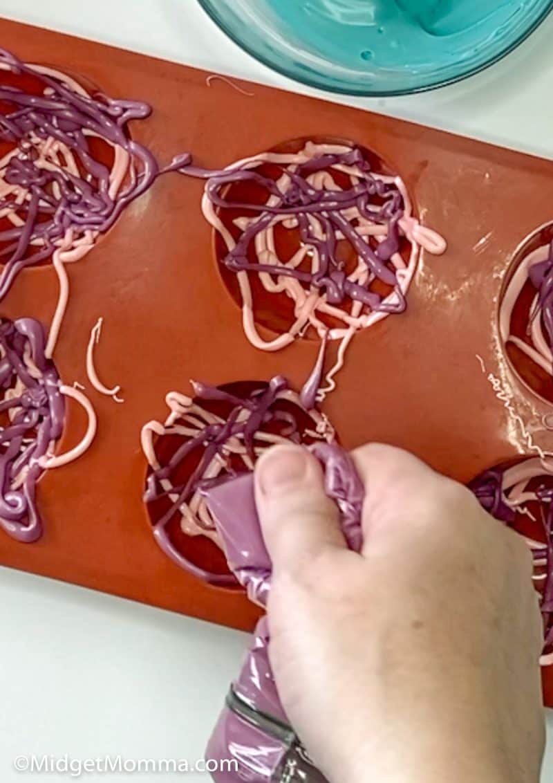 Cotton Candy Hot Chocolate Bombs • MidgetMomma