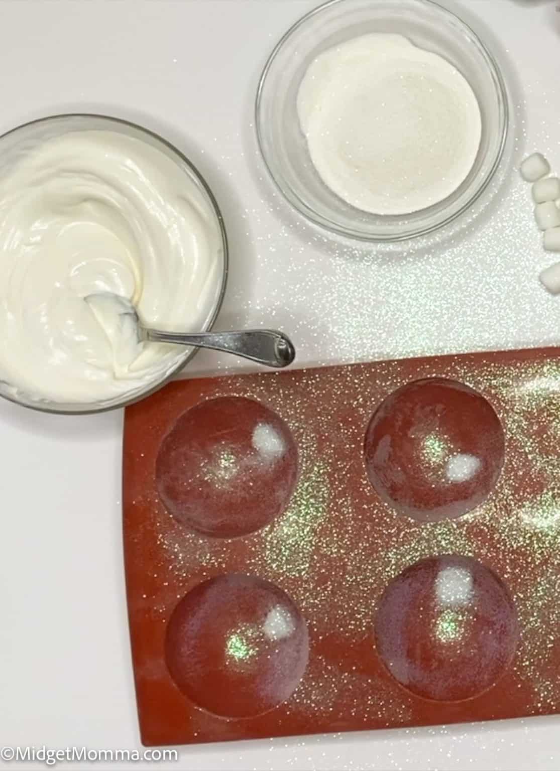 Snowball Hot Cocoa Bombs + Printable Instruction Card & Tag!