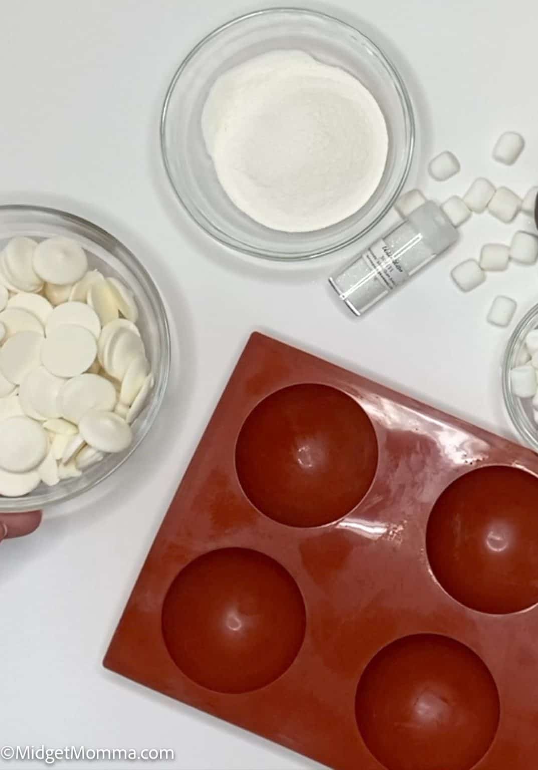 Snowball Hot Cocoa Bombs + Printable Instruction Card & Tag!