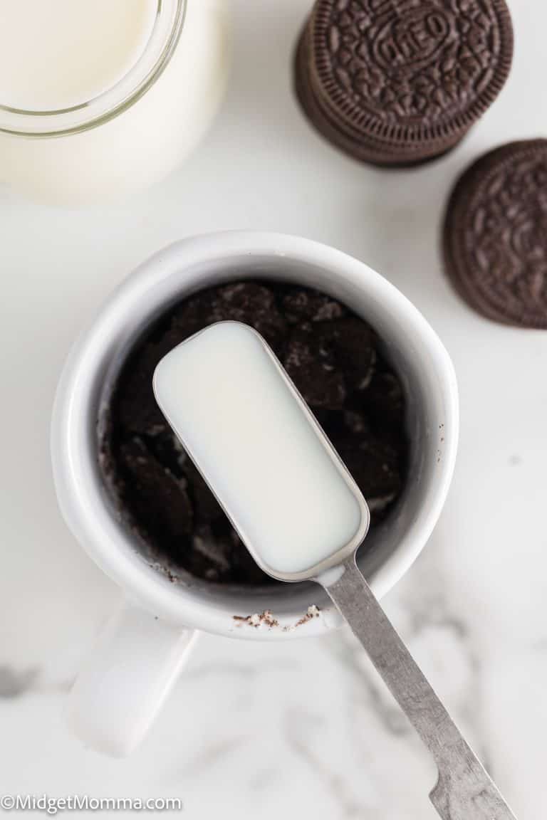 Microwave Oreo Mug Cake Recipe • MidgetMomma