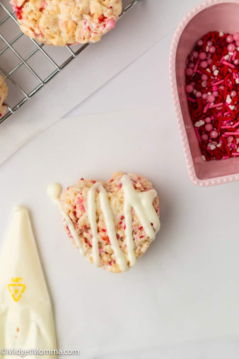 Heart Shaped Rice Krispie Treats • MidgetMomma